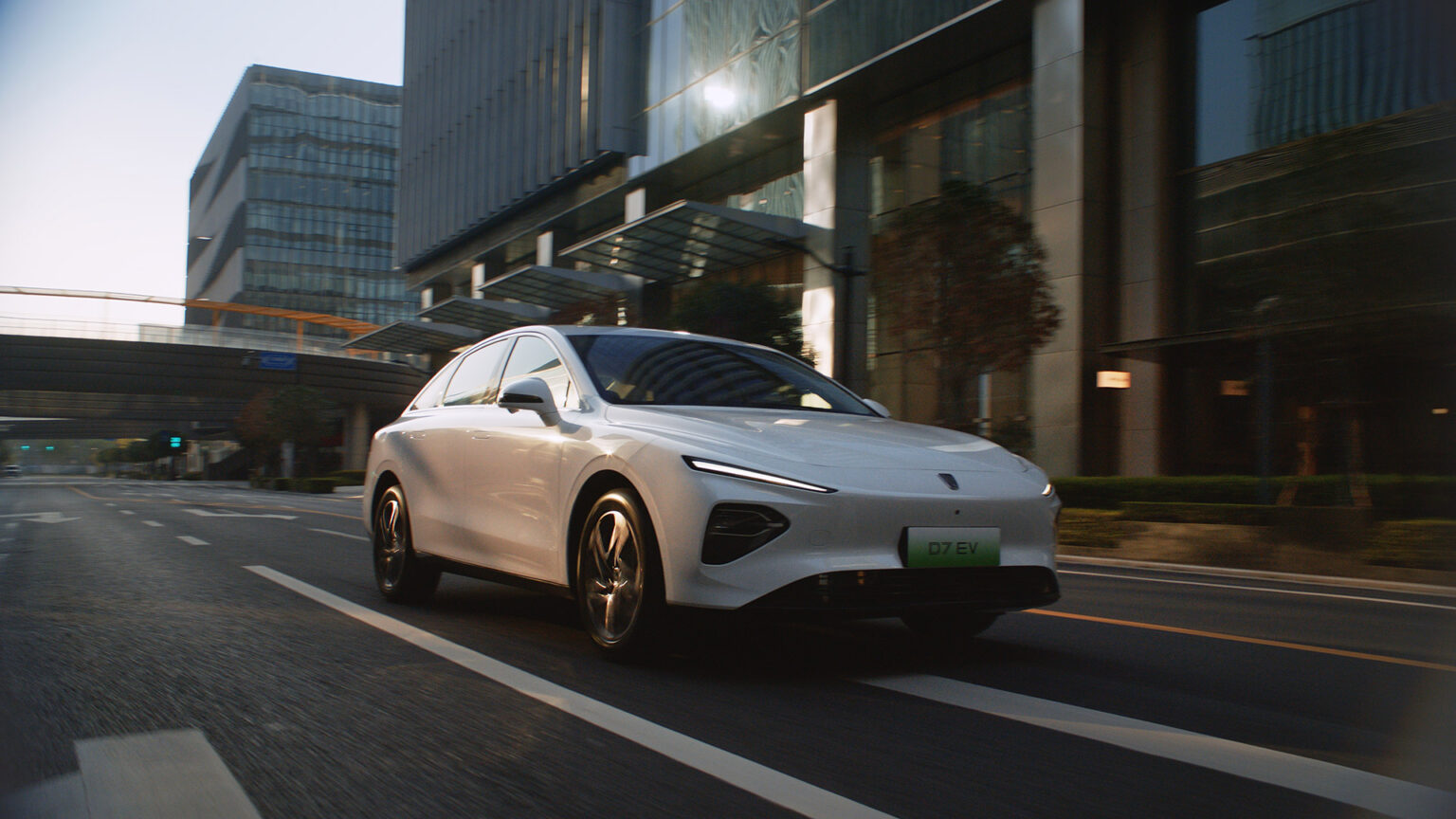 荣威D7 EV/最新报价_图片续航配置参数_预约试驾-上汽荣威官网